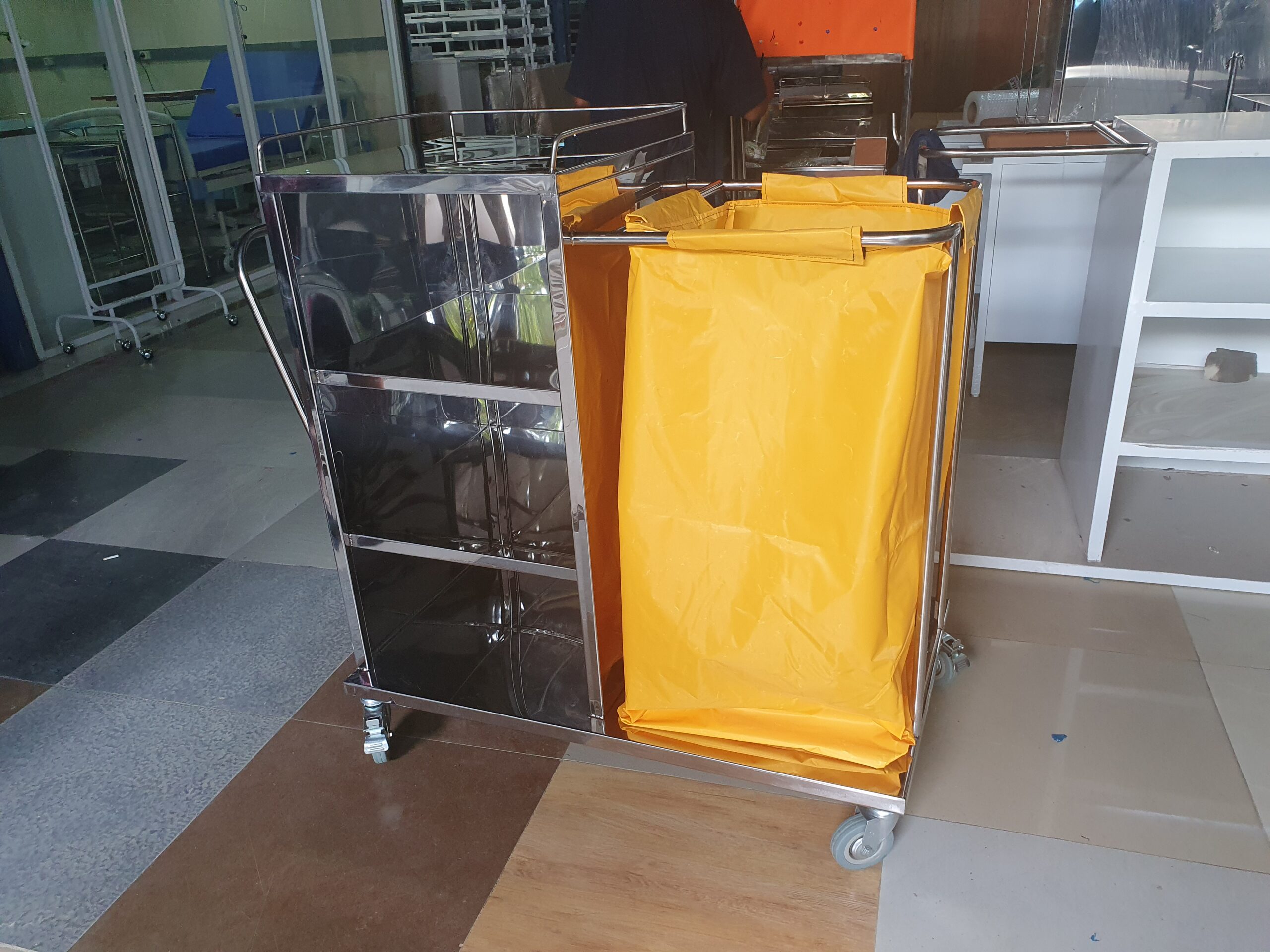 Troli Laundry Rumah Sakit - Produsen Peralatan dan Furniture Rumah ...