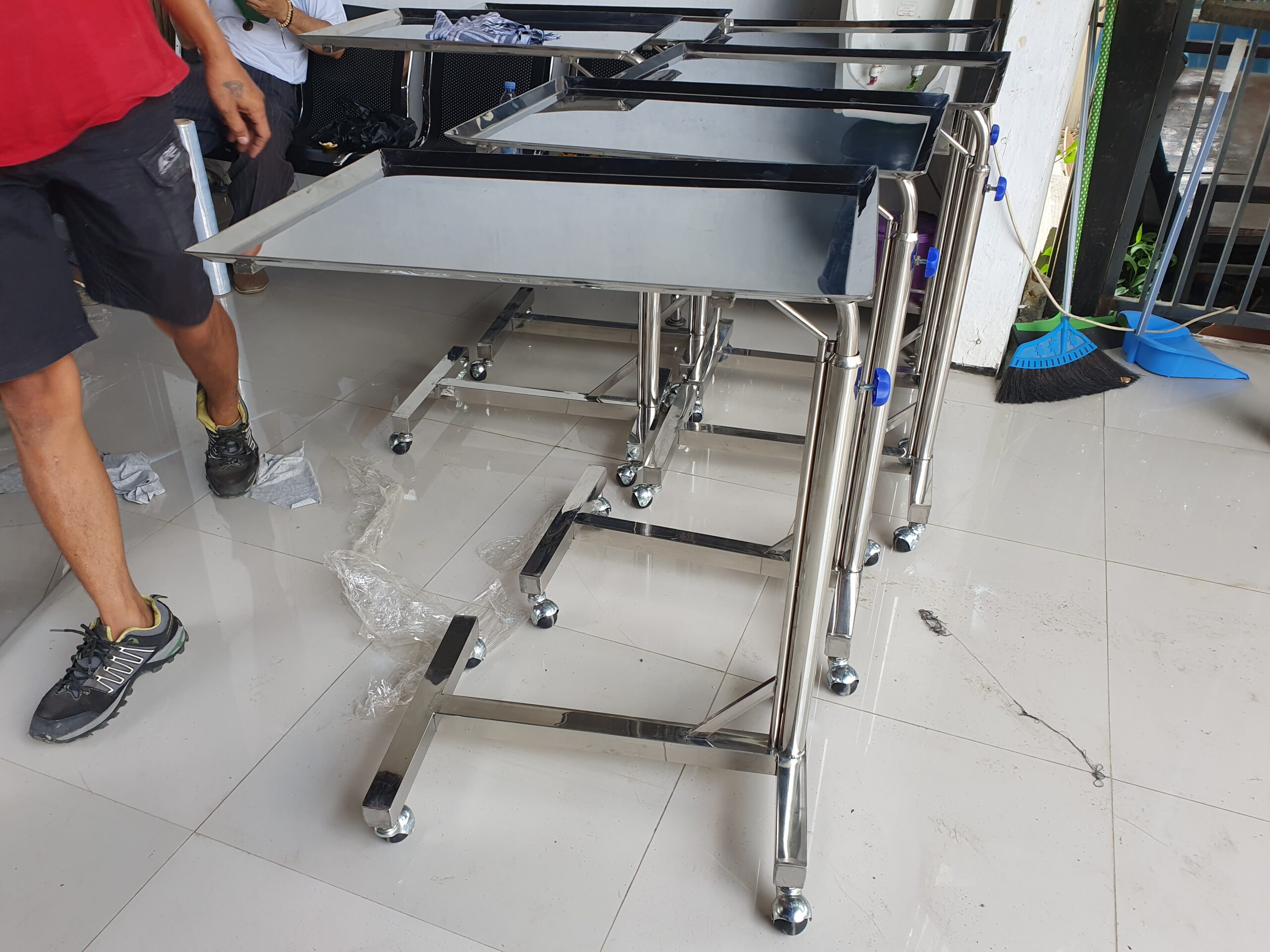 Meja Makan Pasien Besi dan Stainless - Produsen Peralatan dan Furniture ...