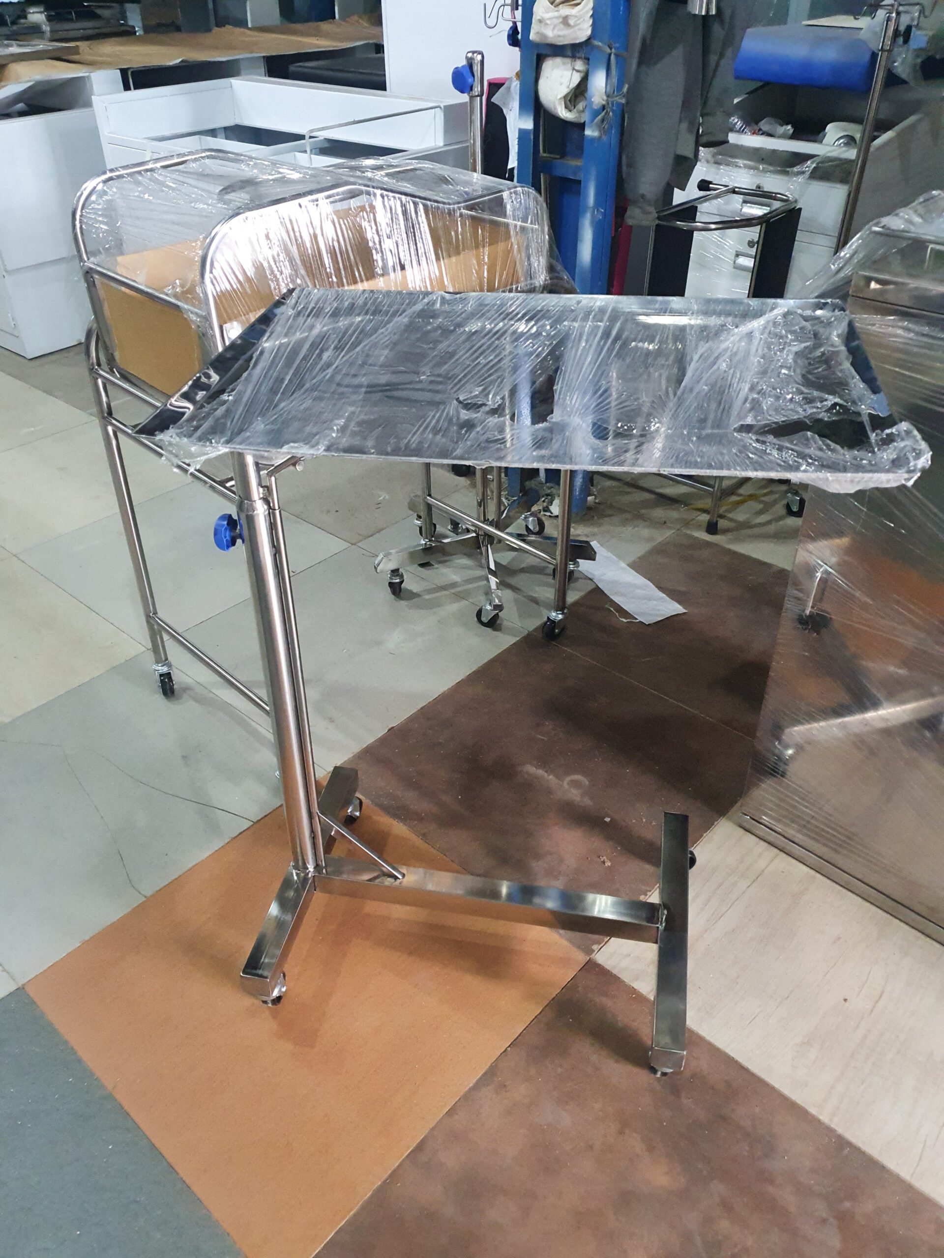 Meja Makan Pasien Besi dan Stainless - Produsen Peralatan dan Furniture ...